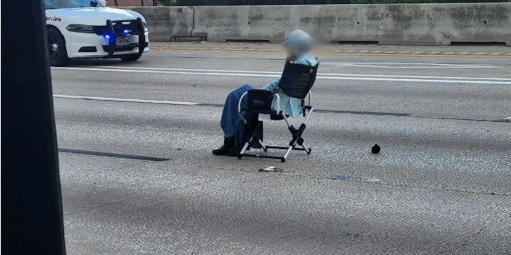 64-Year-Old Woman Armed with Rifle Halts Texas Highway in Dramatic ...