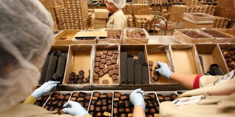 Dangerous Ringing Bell! One of America’s Favorite Candy Shops Just ...