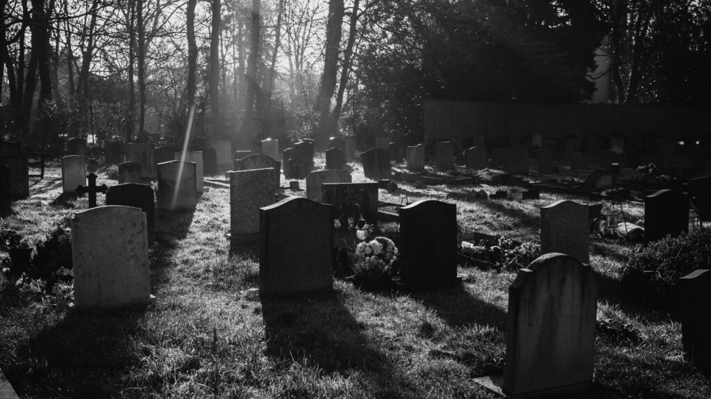 10 Macabre and Haunted Places You Must Visit in New Hampshire - IBWHS Mag